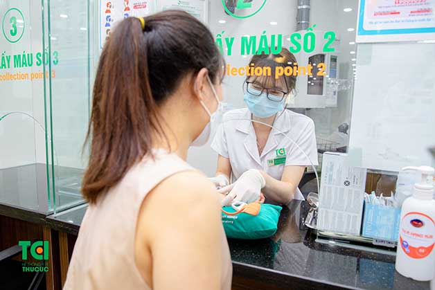 What is an antenatal check-up? Essential info for moms on prenatal visits.